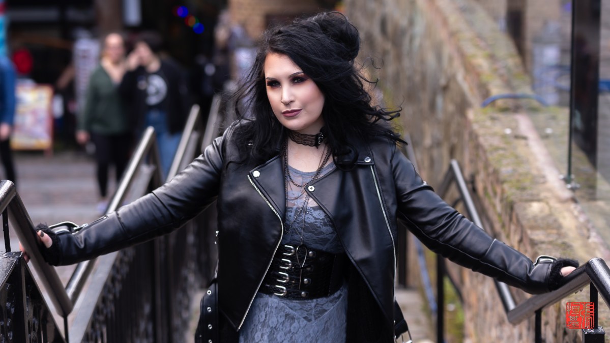 Mojo Jones Exploring Camden Town – AitchKayCee Photography